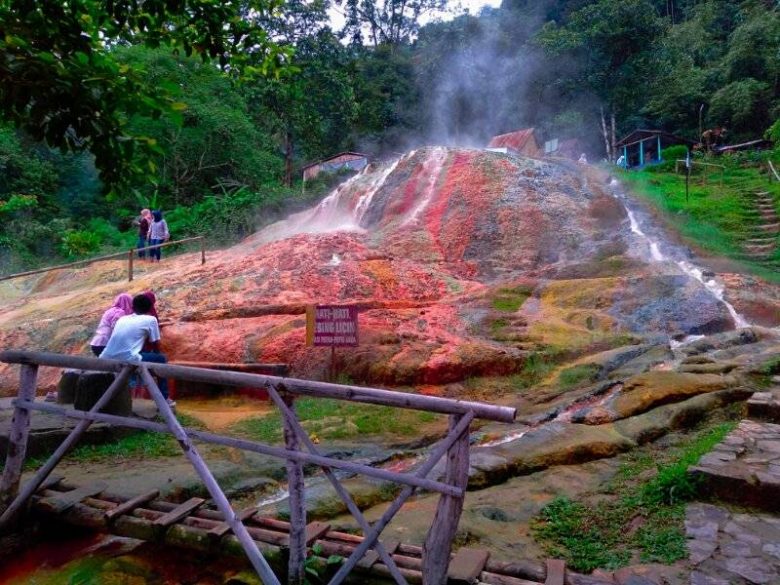 Pancuran Pitu Baturaden: Harga Tiket Masuk & Keindahannya ...